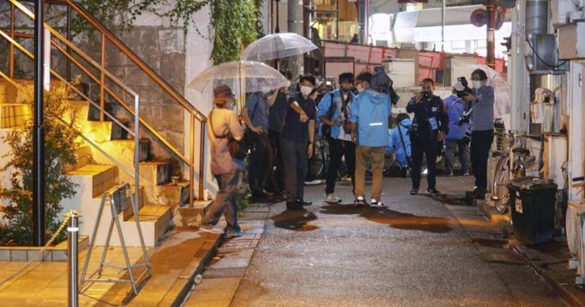 15 Y.O JAPANESE GIRL ARRESTED AFTER STABBING STRANGERS ON THE STREETS