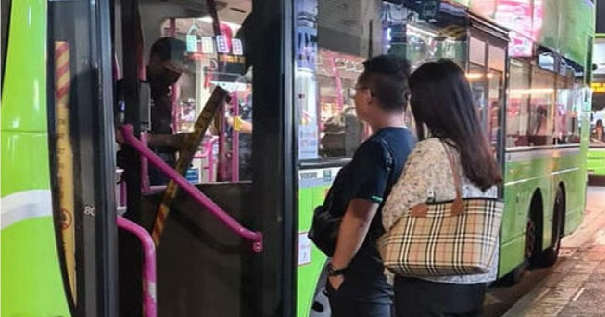 65 Y.O UNCLE WATCHED AV VIDEOS ON BUS & HARASSED COUPLE ON BUS IN GEYLANG, ARRESTED