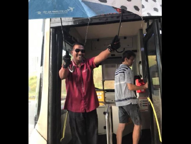 MAKE THIS HELPFUL BUS DRIVER FAMOUS! DESERVES AN AWARD!