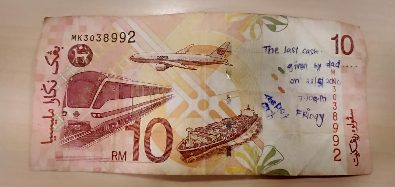 NETIZEN FOUNDS 10RM WITH A SAD MESSAGE. HOPE TO FINDS OWNER