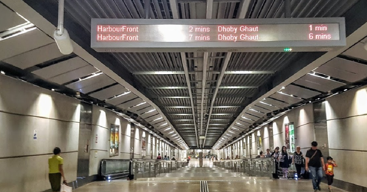 MRT STAFF ALLEGEDLY USES RUDE TONE TO PASSENGER WHO ASK FOR A MASK