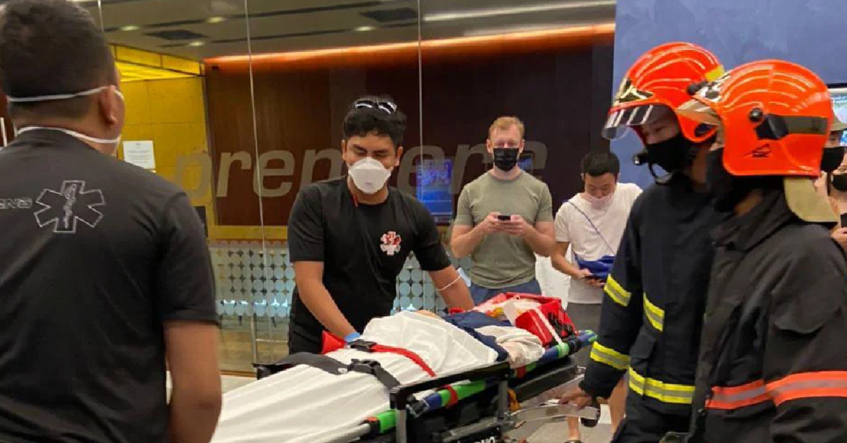 VENTILATION PIPE CRASHES ONTO MOVIEGOERS AT SHAW CINEMA NEX