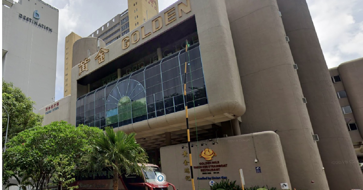 SHY GUY TOOK MAGIC BLUE PILL AFTER MEETING GIRL AT GOLDEN MILE, ALMOST DIED