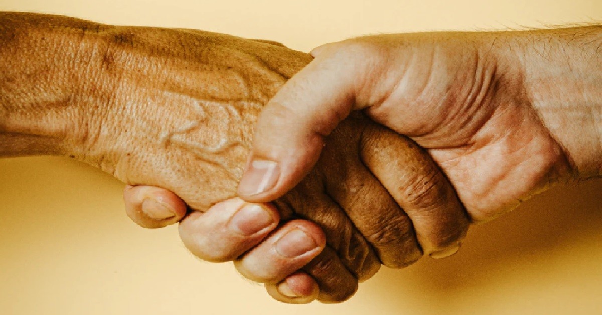 GUY THOUGHT "PUNDEI" MEANS GOOD EVENING, SAY TO GF MOTHER