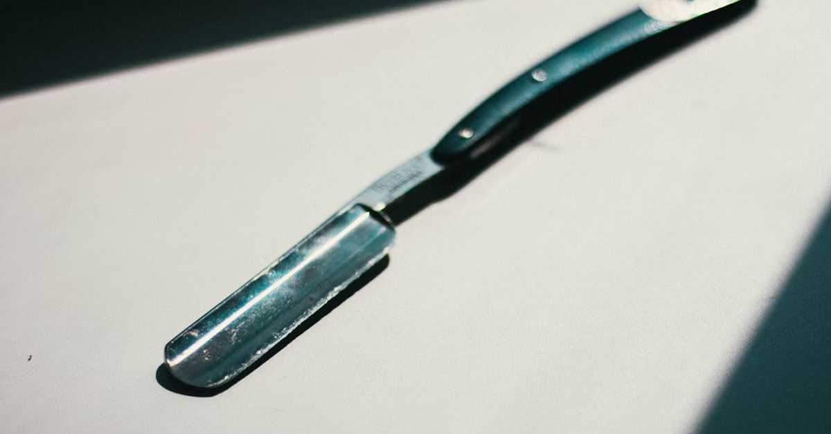 MAN PREVIOUSLY FROM IMH TAKE RAZOR BLADE ATTACK WOMAN