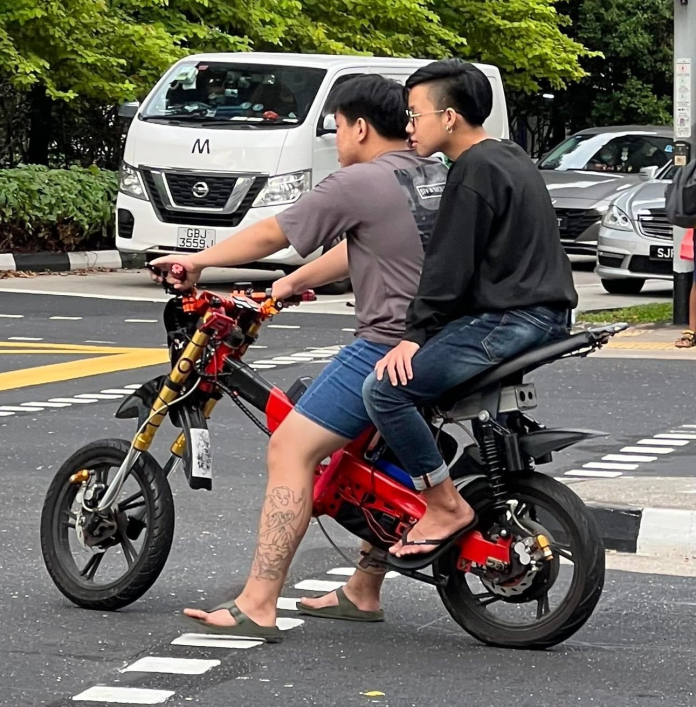 PHOTO OF YP COUPLE HAVING ROMANTIC PMD RIDE WENT VIRAL