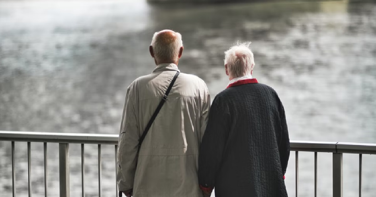 WOMAN SICK OF PROVIDING FOR HER POOR PARENTS, MOVES OUT & ABANDONS THEM ...