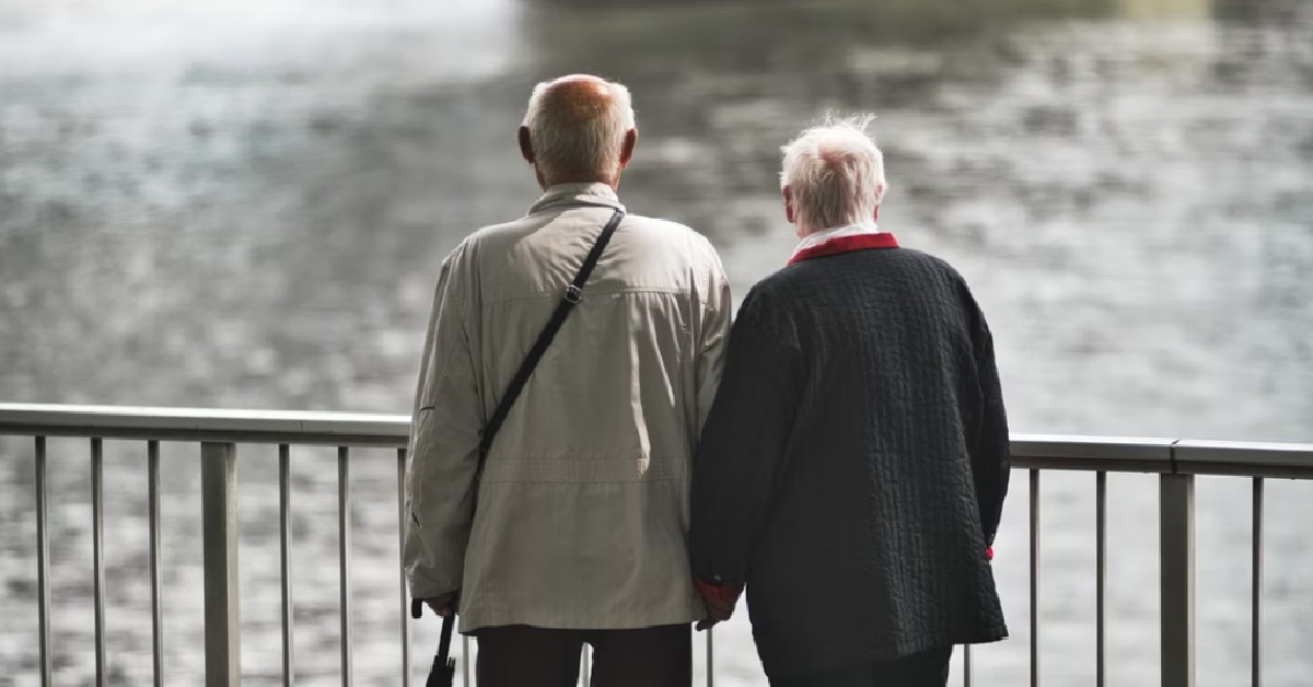 WOMAN ASKS HOW IMPORTANT IS FILIAL PIETY, WANT TO CUT OFF FATHER FOR PEACE