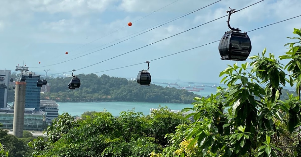 MT FABER CABLE CAR BROKE DOWN FOR 30 MINS, 18 PEOPLE STUCK IN MID-AIR
