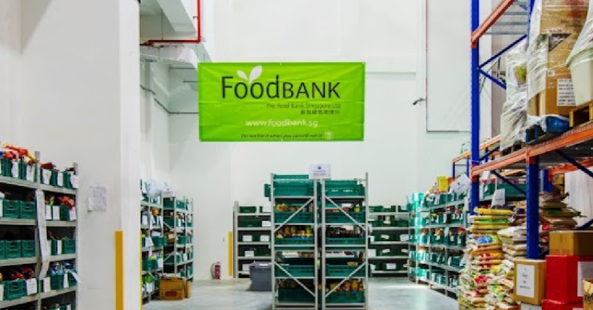 MAN WANTED TO DONATE 12KG OF FOOD TO FOOD BANK, REACHED THERE BUT THERE ...