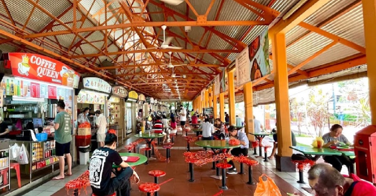 TOURIST CHOPE TABLE @ KOPITIAM WITH $30 BAG OF GROCERIES, COME BACK IT ...