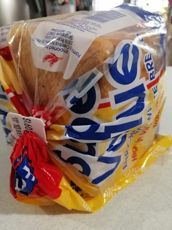 MAN SAYS "INFLATION IS DAYLIGHT ROBBERY", 10-ROLL TOILET PAPERS NOW 8 ROLLS