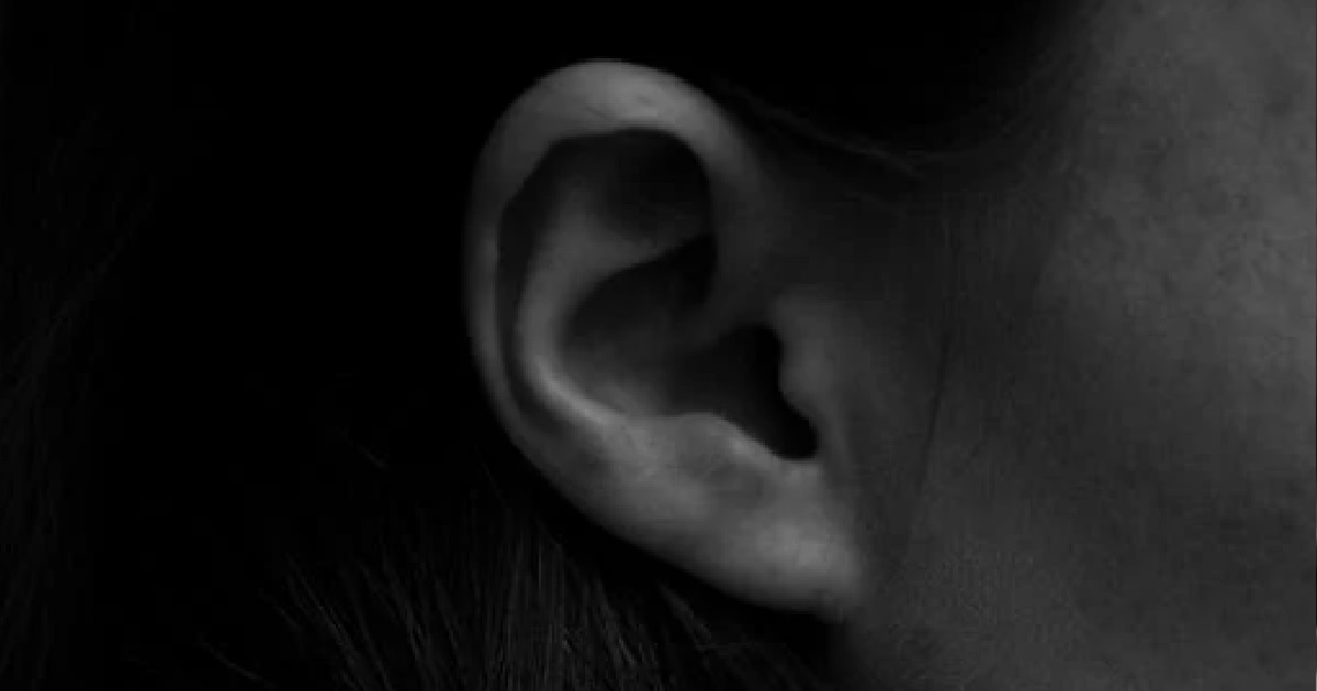 WOMAN TURNED ON & "ABOUT TO EXPLODE" AFTER GUY WHISPERS "DIRTY THINGS ...