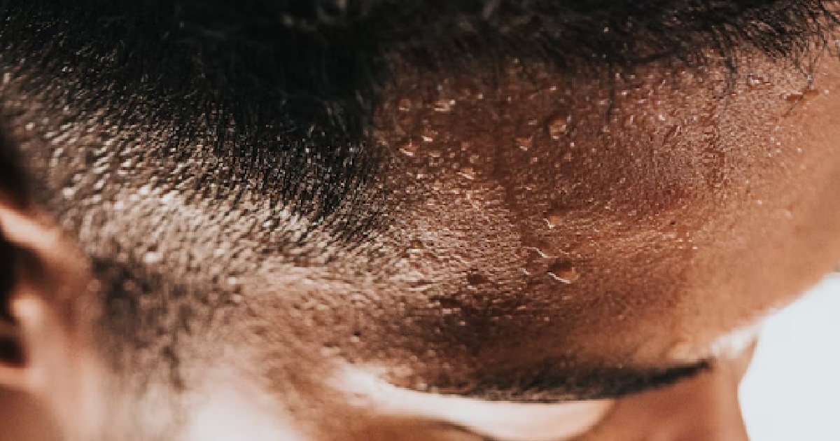 GUY CAN'T STOP SWEATING, SWEAT INSIDE MRT UNTIL CAN DRIP ON OTHER PEOPLE