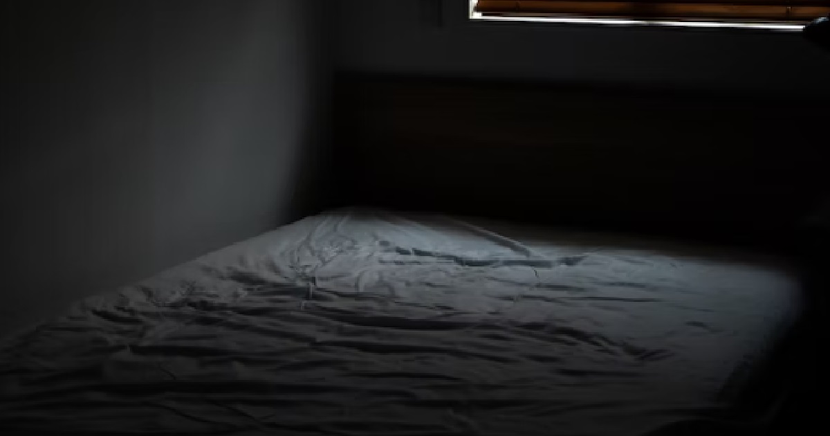 GIRL'S THINGS GO MISSING & MOVE ON THEIR OWN WHEN SHE'S SLEEPING ...