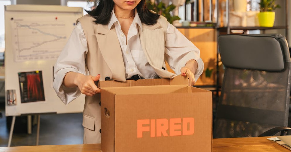 BOSS ANGRY WHEN WORKERS QUIT WITH NO NOTICE, BUT JUST FIRED 3 STAFF ...