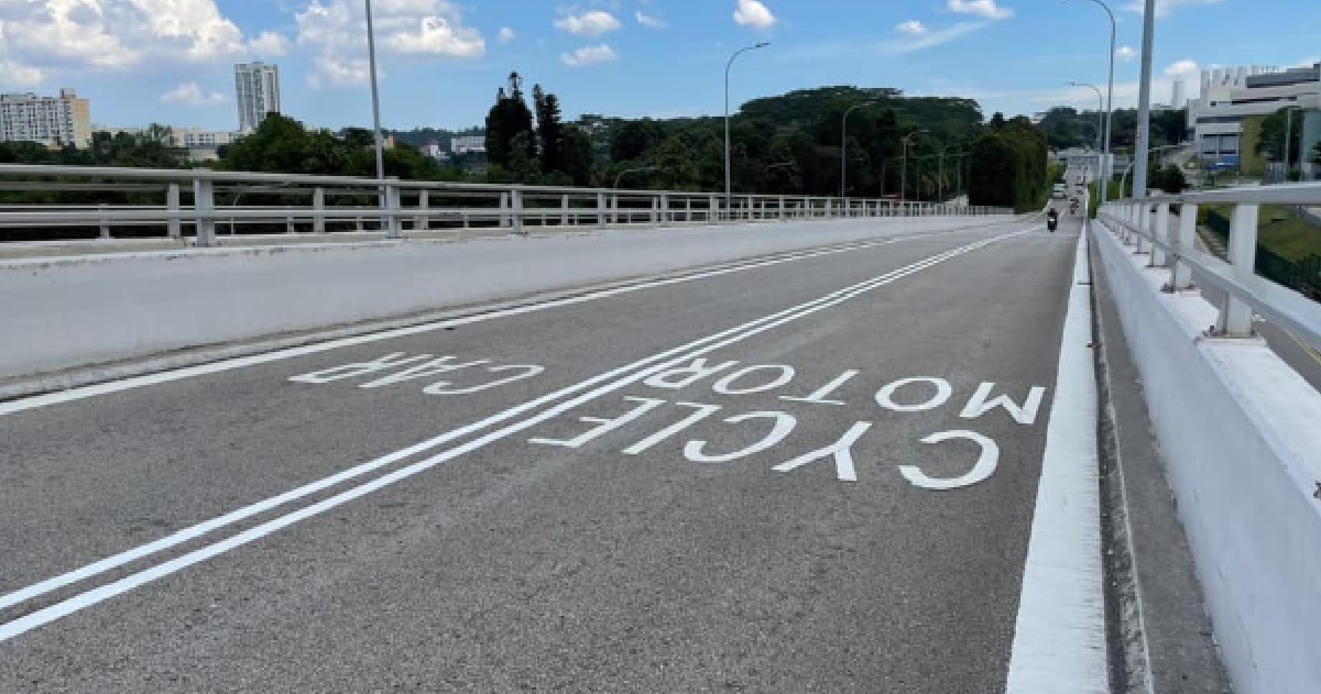 NEW DOUBLE WHITE LINES @ WOODLANDS CHECKPOINT, $150 FINE & 4 DEMERIT ...