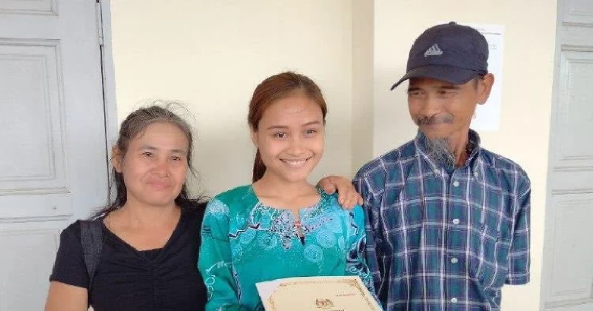 POOR DAD EARNS $87/MONTH, CAN'T AFFORD TAXI & BORROWS MONEY TO GO ...