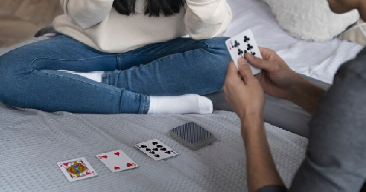 MAN MET HIS ONLINE DATE, SHE BRING HIM GO FRIEND HOUSE GAMBLE & THEY ...