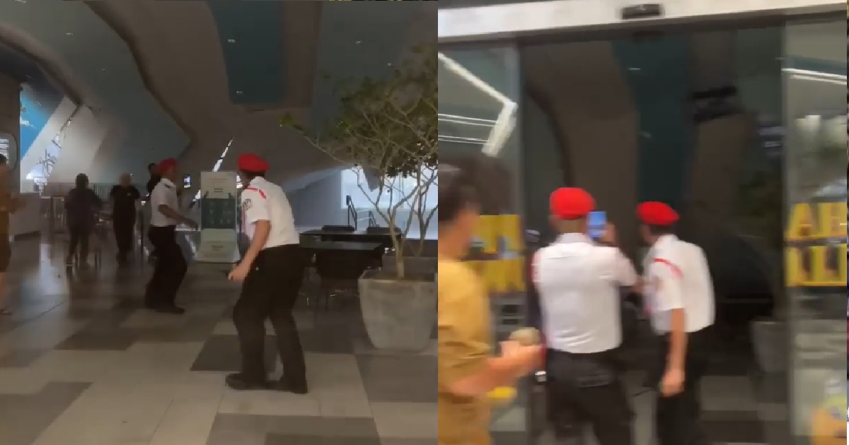 SHOPPING MALL COLLAPSES IN HEAVY RAIN, PEOPLE TRIED TO ESCAPE BUT CAN'T ...