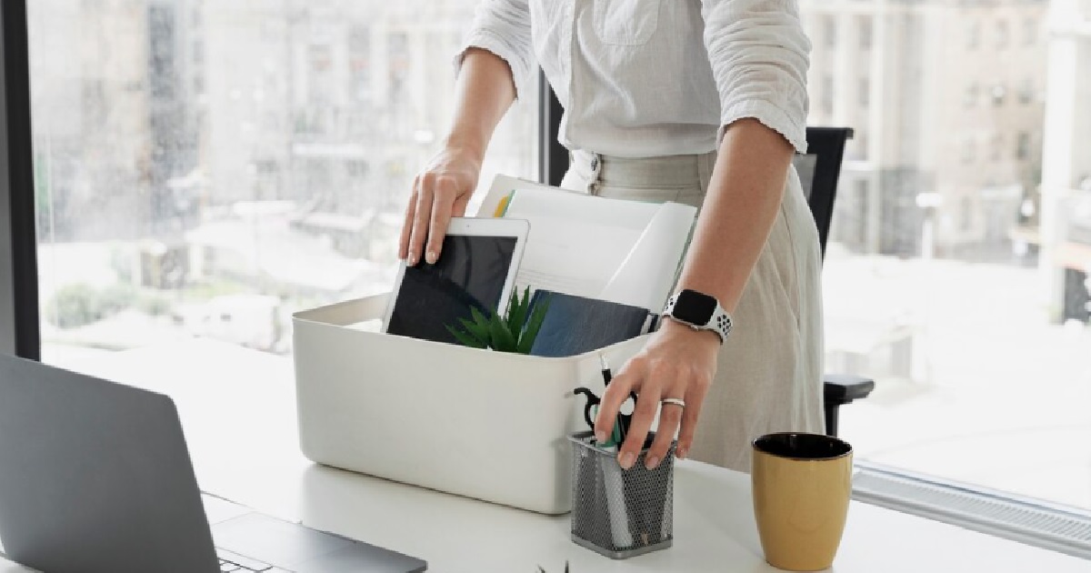 COMPANY TOLD STAFF SHE WAS A TERRIBLE WORKER, SO SHE RESIGNS BUT NOW ...