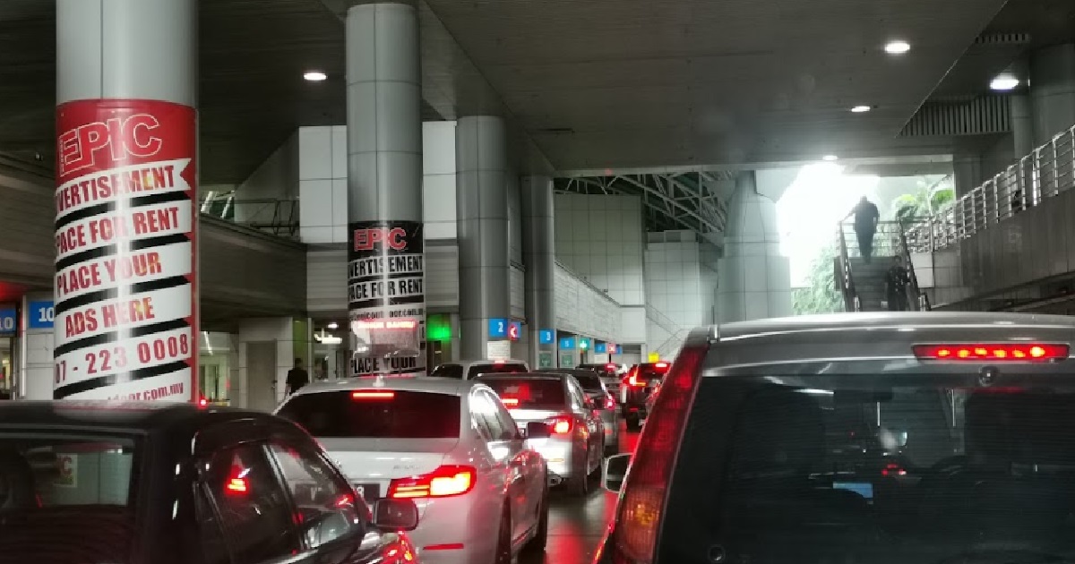 S'PORE MAN GOT STOPPED BY JB CUSTOMS, SAYS HE OWE "INCOME TAX" & HOLDS ...