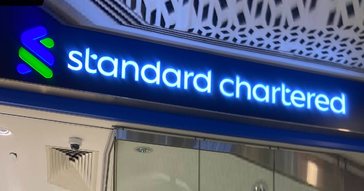 Standard Chartered to Cut Jobs in Singapore as Operations Move to India
