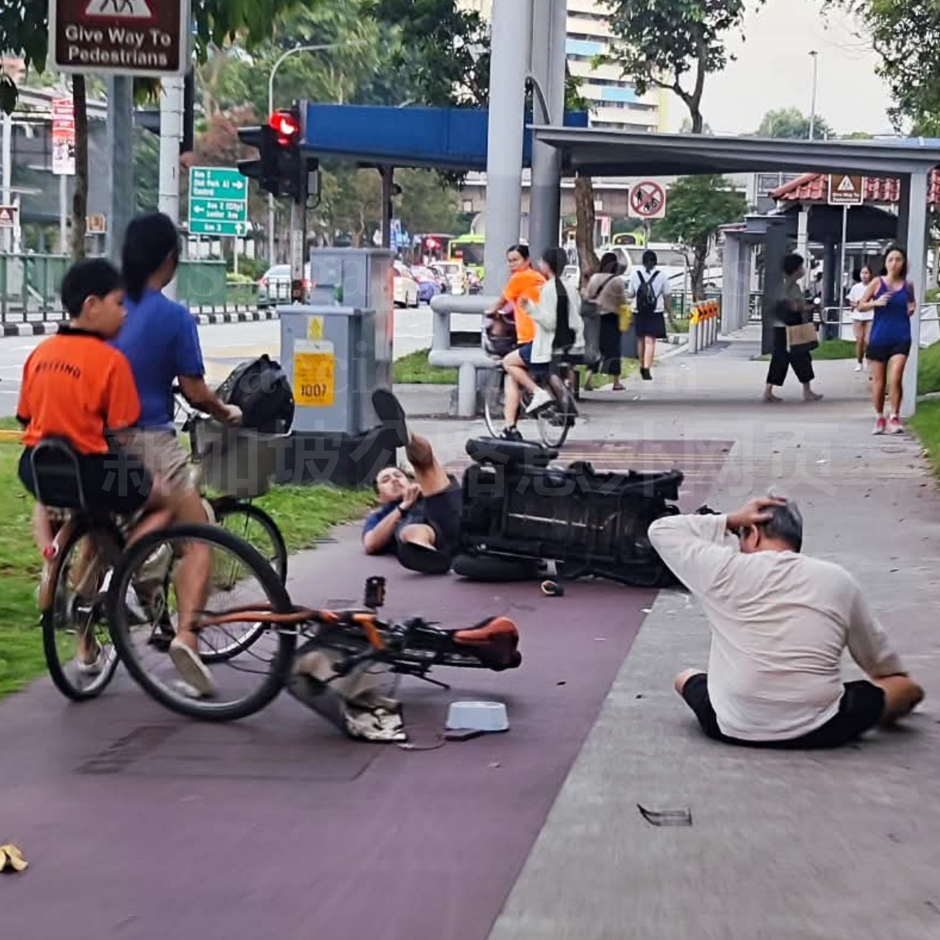 PMA and Bicycle Collide on Shared Path: Viral Crash Photo Sparks Public ...