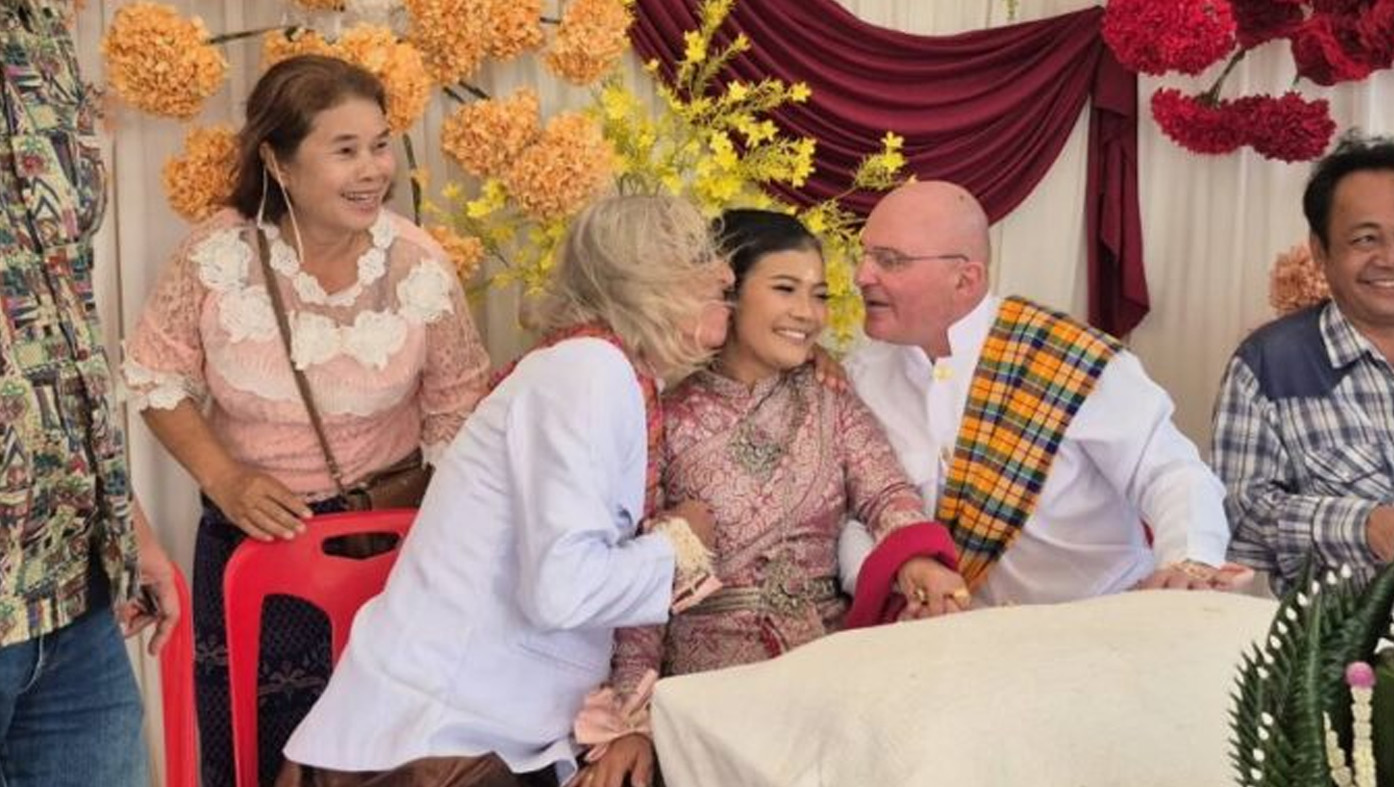POWER OF THE SIAM BU: 1 WOMAN MARRIES TWO AUSTRIAN MEN, DOUBLE GONG TAO
