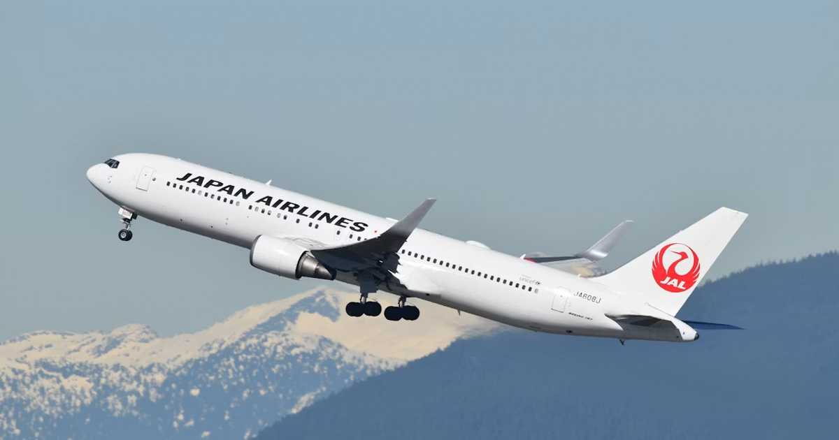JAPAN AIRLINE STEWARDESS DRANK ALCOHOL BEFORE FLIGHT, CAUSING DELAY